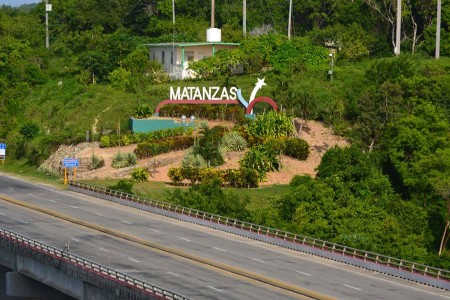 CUBAN CUISINE: rice "Moors and Christians". (Photos) ** "ARROZ "MOROS Y ...