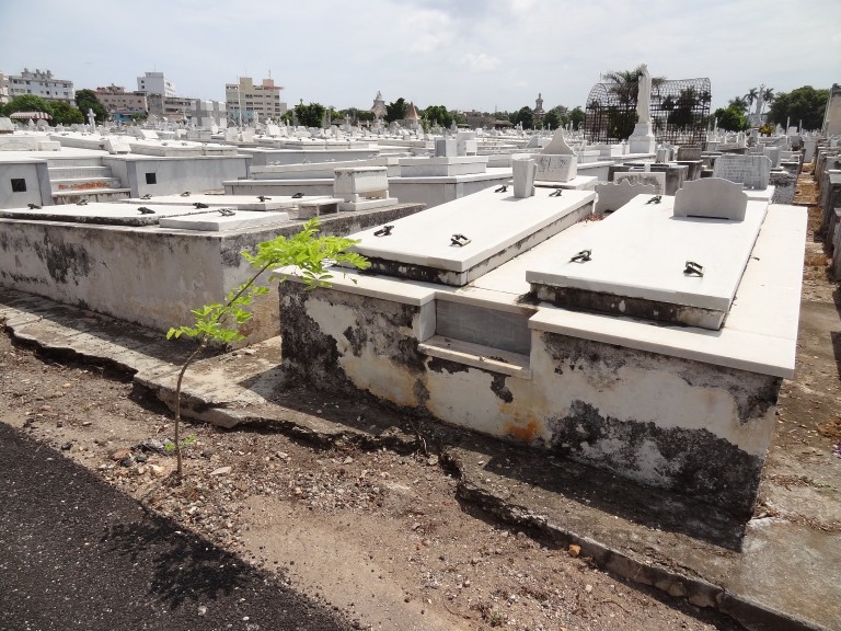 CUBA: the Day they bury their dead. + CUBA: EL DIA DE SEPULTAR A SUS ...