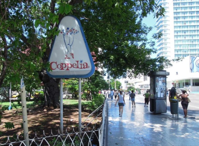 COPPELIA”, Havana, Cuba: the World’s Largest Ice Cream Parlour. PHOTOS ...