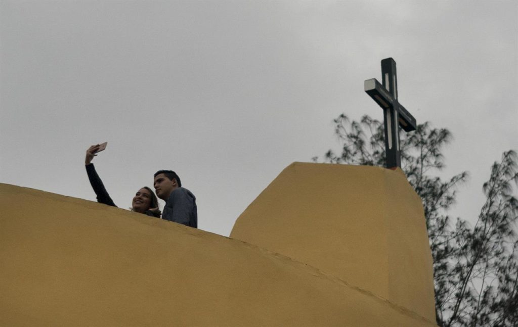 INAUGURATED the First Cuban Catholic church in 60 years. INAUGURADA la ...