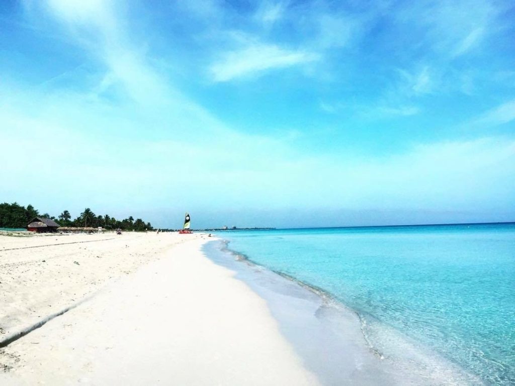 VARADERO BEACH, “Playa Azul”. Una de las más Importantes del Caribe ...