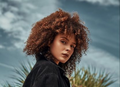 AMERICA VALDÉS, singer, daughter of Alexis Valdés, records in México a ...